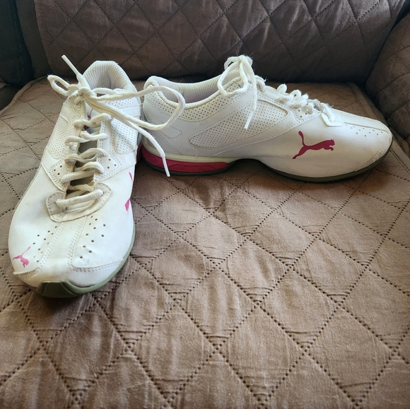 Puma | Shoes | Nwot White And Pink Womans Sneakers | Poshmark